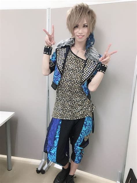 Pin By Steffy Gd On Kpop Y Jpop Fashion Womens Top Dot Tops