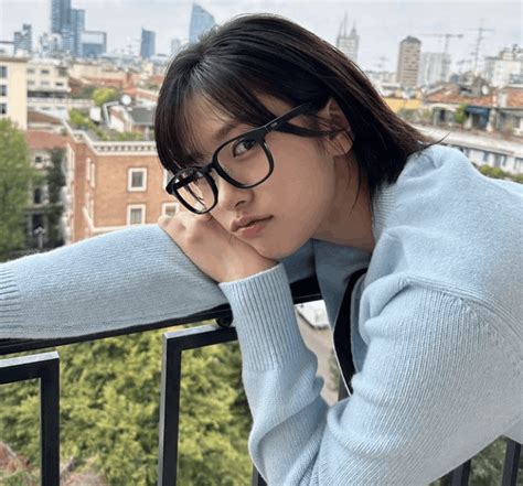 안유진 펜디~ 팬플러스 커뮤니티