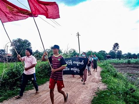 လက်ပံတောင်းတောင်ဒေသ ပြည်သူများက စစ်အာဏာရှင် တော်လှန်ရေး ချီတက် ဆန္ဒပြ Khit Thit Media