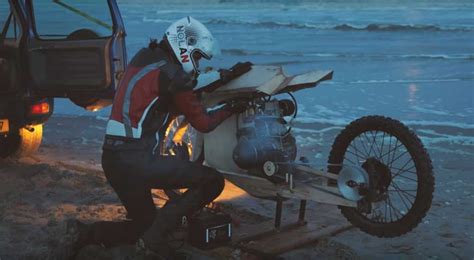 This Unique Bike Is Made Of Wood And Runs On Algae Fuel