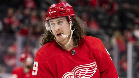 Tyler Bertuzzi Undergoes Surgery Expected To Miss Six Weeks Yardbarker