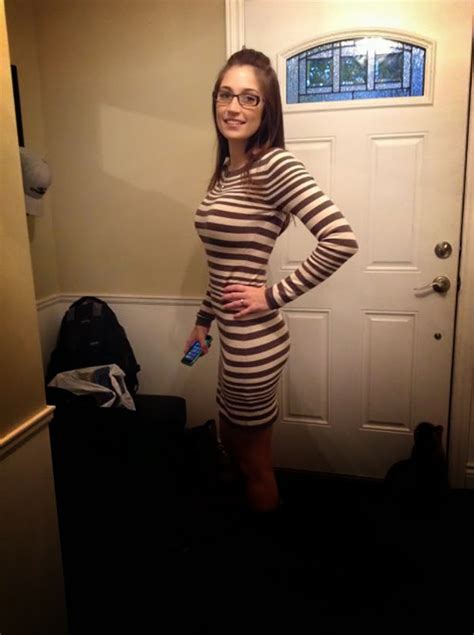 Girls In Sexy Tight Dresses Thechiveclub Sexy Girls