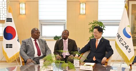 중앙아프리카공화국 대통령 임종식 경북교육감 예방 위키트리