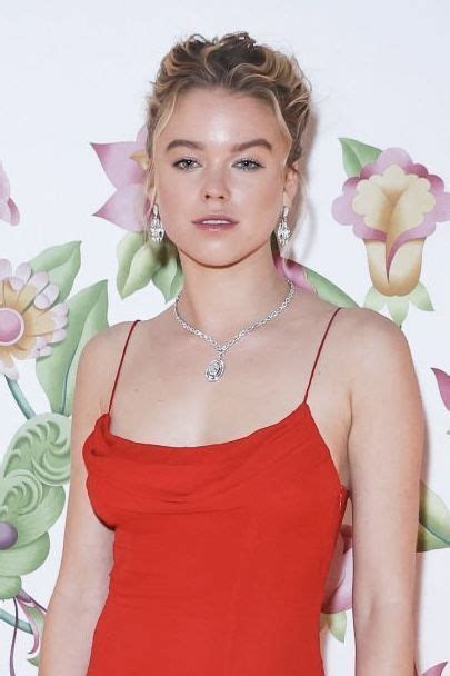 Pin By Wesley Allen On Milly Alcock Celebrities Girl Millie