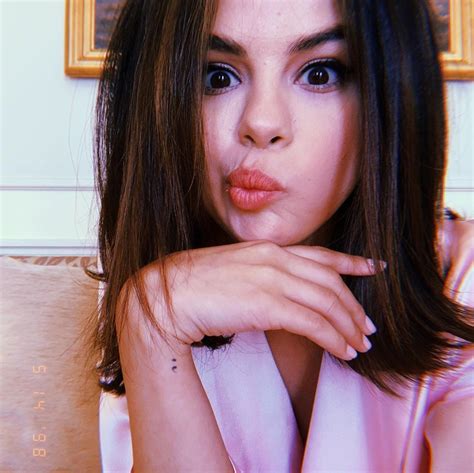Selena Gomez Does Not Use Instagram Now The Fappening