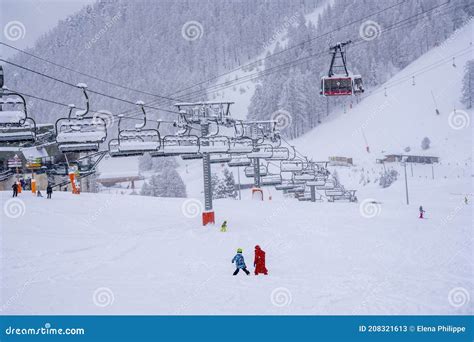 Auron France 01012021 Downhill Skiing During A Heavy Snowfall