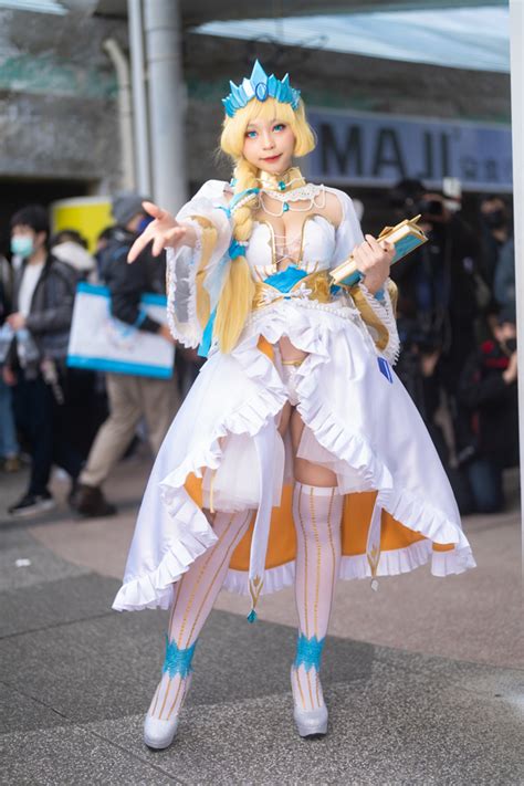 台湾最大の同人イベントに美女コスプレイヤー集結！ 冬のなか「水着」衣装も【写真21枚】（画像ページ） マグミクス