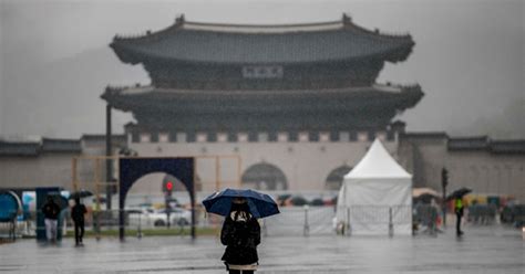왕과 백성 소통하던 공간 광화문 월대 복원 완료