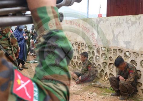 နေဝင်ချိန် အမှောင်ရိပ်အောက် ကျင်းပခဲ့ရတဲ့ တပ်မတော်နေ့ ရုပ် သံ