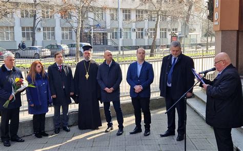 ОТДАВАНЕ НА ПОЧИТ Частно средно училище Дружба Пловдив