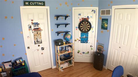 Teenage Brothers Re Create Andys Room From Toy Story 3 In Perfect Detail Toy Story Room