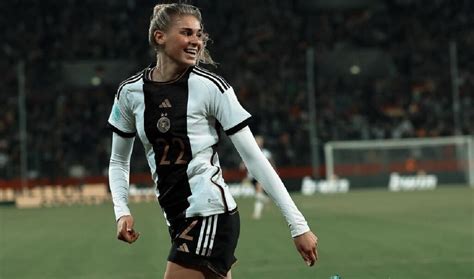 Jule Brand Hot Soccer Girls