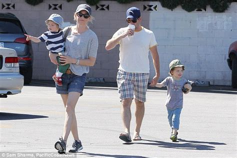 Familia De Elizabeth Banks Migrations Elizabeth Banks Amazing New