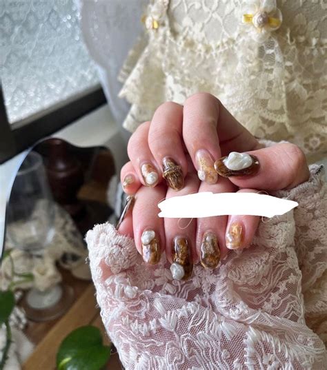 分享 10 款超浮誇美甲款式🩰🎻 文長圖多多 美甲板 Dcard