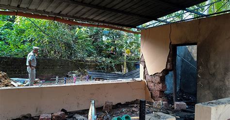 인도 힌두교 사원서 불꽃놀이 중 창고 폭발…150여 명 부상