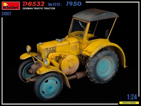 24007 German Traffic Tractor D8532 Mod1950 Miniart