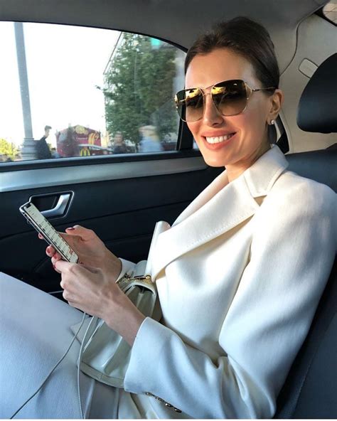 Pin By Loyab On Buisness Women Rich Girl Style Jetset Babe Classy