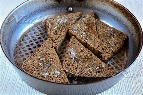 Гренки из черного хлеба с чесноком в духовке, рецепт с фото