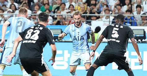 포토s 제임스 매디슨 사이로 쏙~