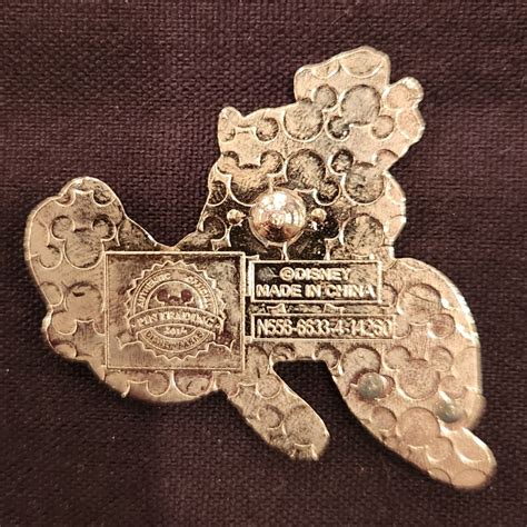 32889 Chip And Dale Sleeping On Plutos Head