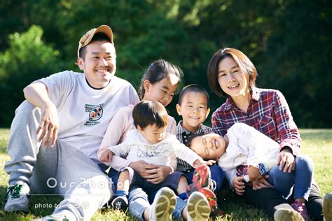 「今の子ども達の自然な笑顔」みんなにとって楽しい時間、家族写真の撮影｜ourphoto（アワーフォト）