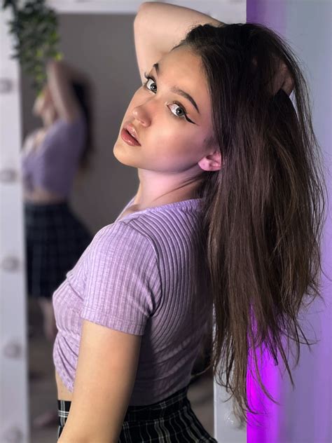 Amelia Live Cams Skype Teams Discord Telegram