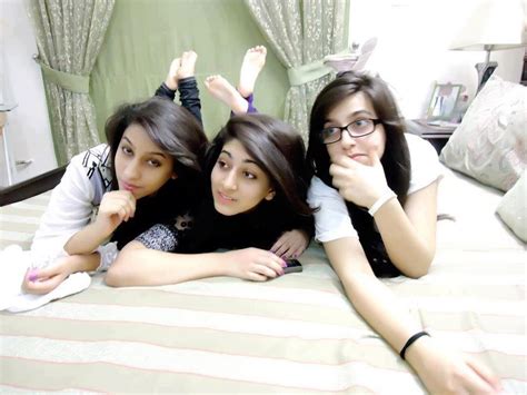 Desi Hot Girls Three Cute Desi Girls Sleeping On Bed