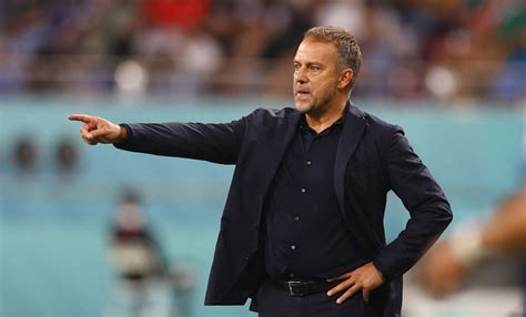 Флик официально возглавит «Барселону 29 мая