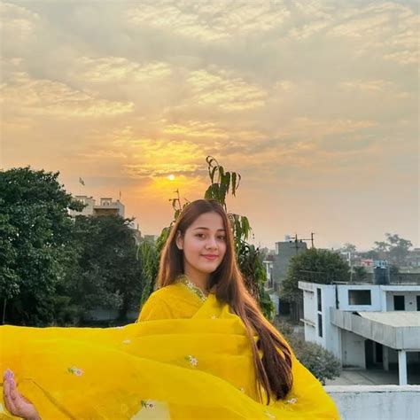 Riya Choudhary Riyachoudhary295 • Instagram Photos And Videos