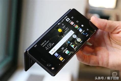 中興 發布雙屏摺疊手機 Axon M 每日頭條