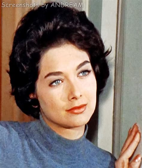 Suzanne Pleshette As Annie Haywood In The Birds 1963 Suzanne