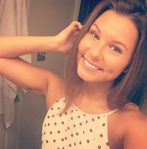 Brunette Girls 26 Pics