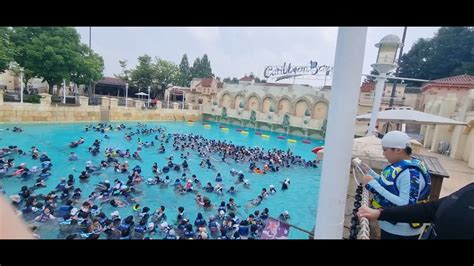 캐리비안베이 워터파크의 야외 파도풀의 25m 파도 Youtube
