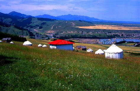 乌鲁木齐南山牧场（之二） 国际商务英语学院