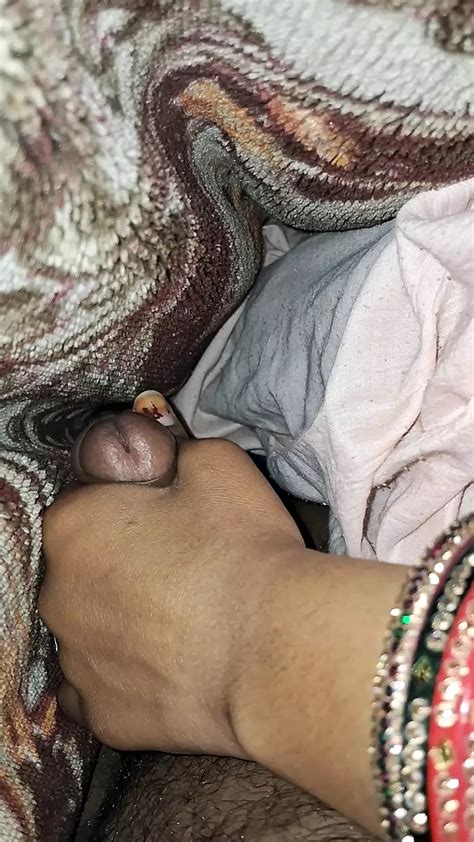 Leaked Mms Sunni Bhabhi Handjob Fucking At Night Time Securly Sex XHamster