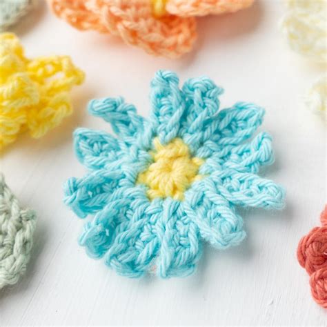 How To Crochet A Mini Daisy In 10 Minutes With Video Tutorial