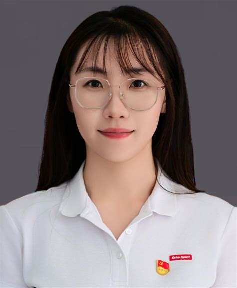 张莹 哈尔滨华德学院 汽车与建筑工程学院