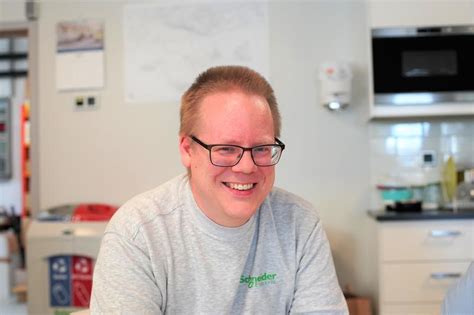 Får Vi Bjuda På En Solskenshistoria David Johannesson Var Ab