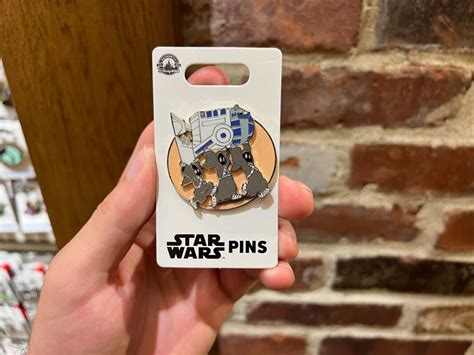 New ‘star Wars A New Hope Pins Mandalorian And Clone Trooper Pin Set