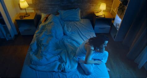 名画《雨中女郎》为什么总能让观者精神失常？ 百科ta说