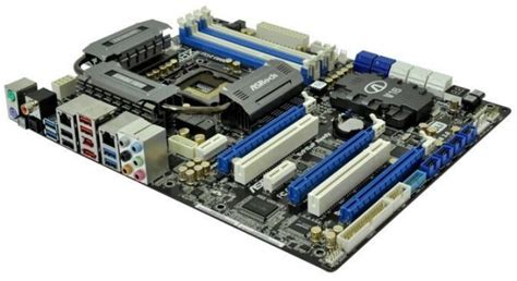 ASRock también muestra sus placas LGA 1155 para Sandy Bridge
