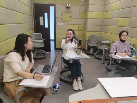 教育科学学院举行微课大赛评审会议