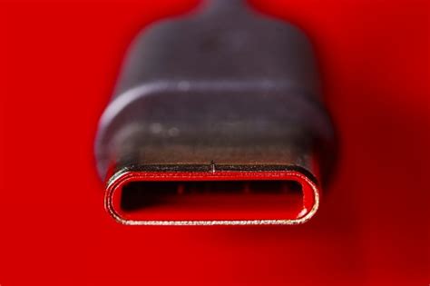 빨간색 배경에 Usb Typec 케이블의 클로즈업 Usb 케이블에 대한 스톡 사진 및 기타 이미지 Usb 케이블 알파벳 C 빨강 Istock