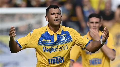 Cheddira Cagliari Lattaccante Si Allontana Ludinese è In Pressing