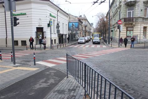 Фото Дивіться як у Львові облаштували перший діагональний перехід Журнал великого міста