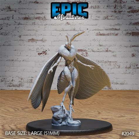 Moth Queen Large