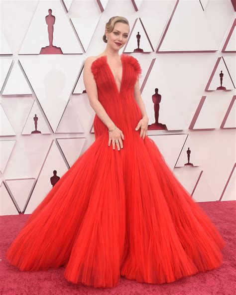 35 Best Oscars Dresses Of All Time