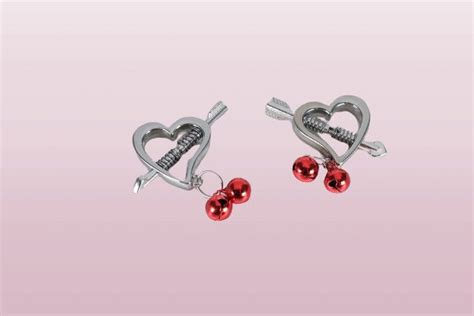 Non Piercing Heart Shaped Nipples Clamp With Red Bell Nipple Clamps For