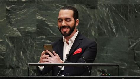 Nayib Bukele Se Toma Selfie En Estrado De La Onu Para Denunciar Su