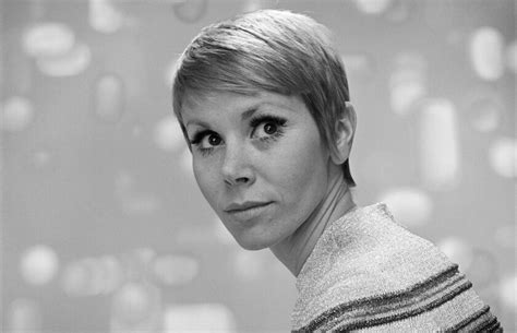 Judy Carne Dies At 76 Sock It To Me Girl On Laugh In Los Angeles